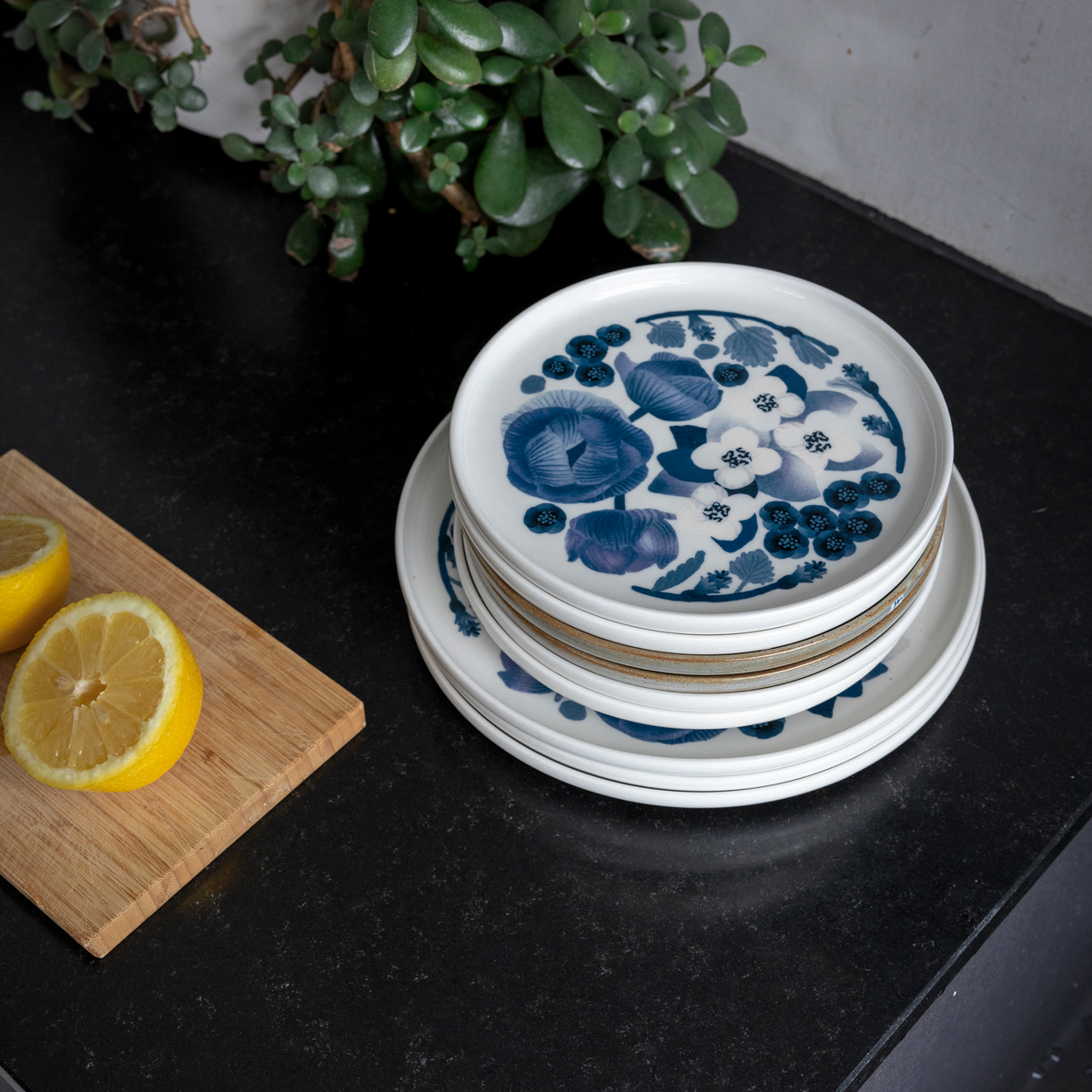 Lapin Kukka Plate& Blue 20 cm – PENTIK